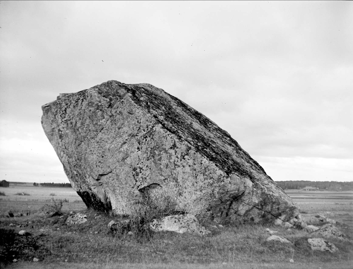 Flyttblock i Sällinge, Danmarks socken, Uppland oktober 1932 ...