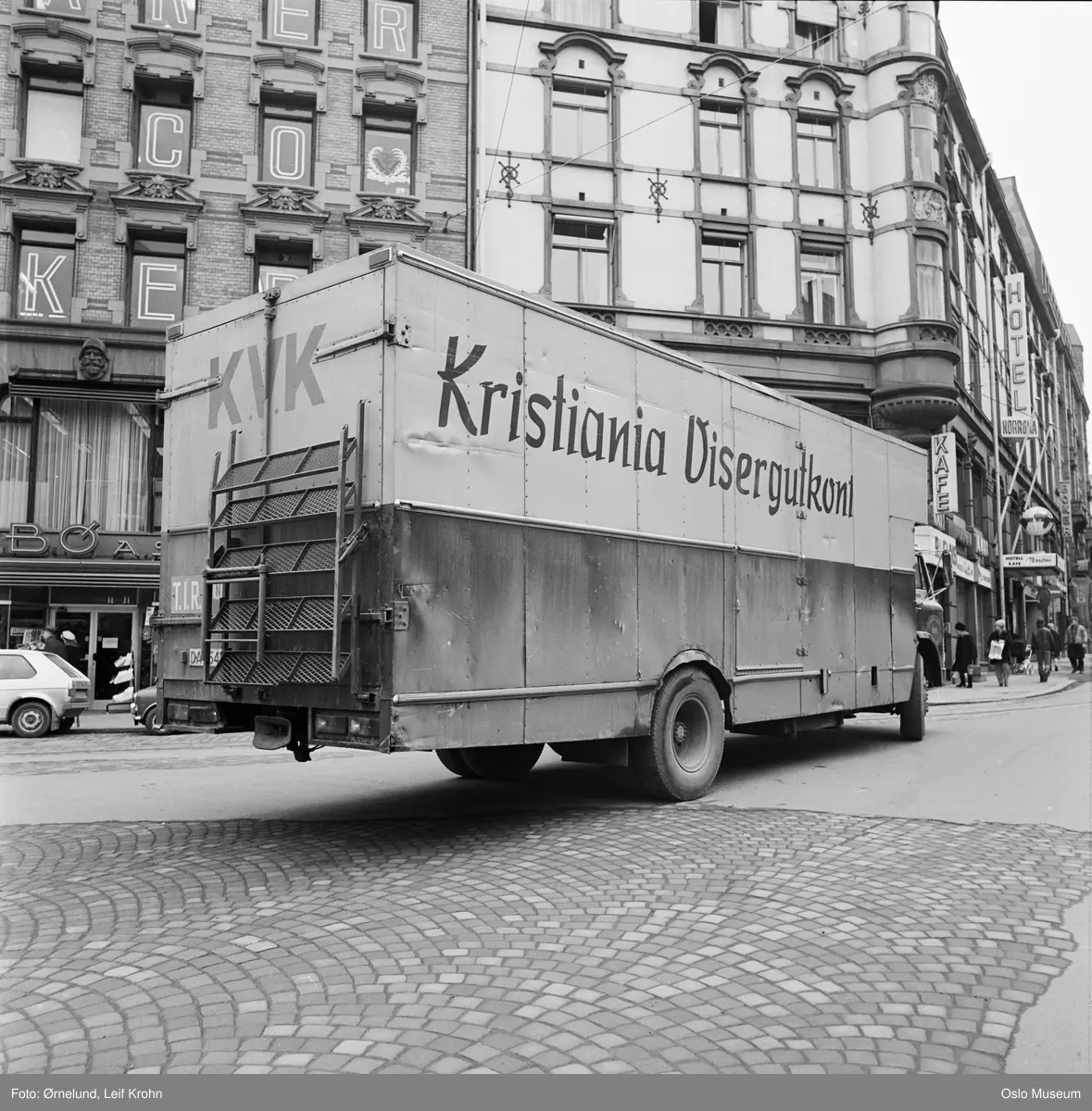 Flyttebil fra Kristiania Visergutkontor. - Oslo Museum / DigitaltMuseum