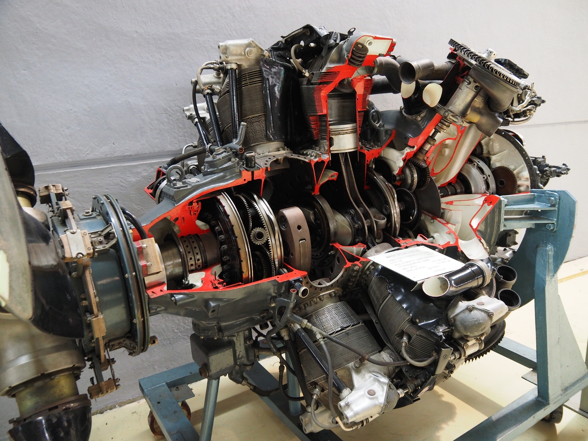 Flymotor - Forsvarets museer / DigitaltMuseum