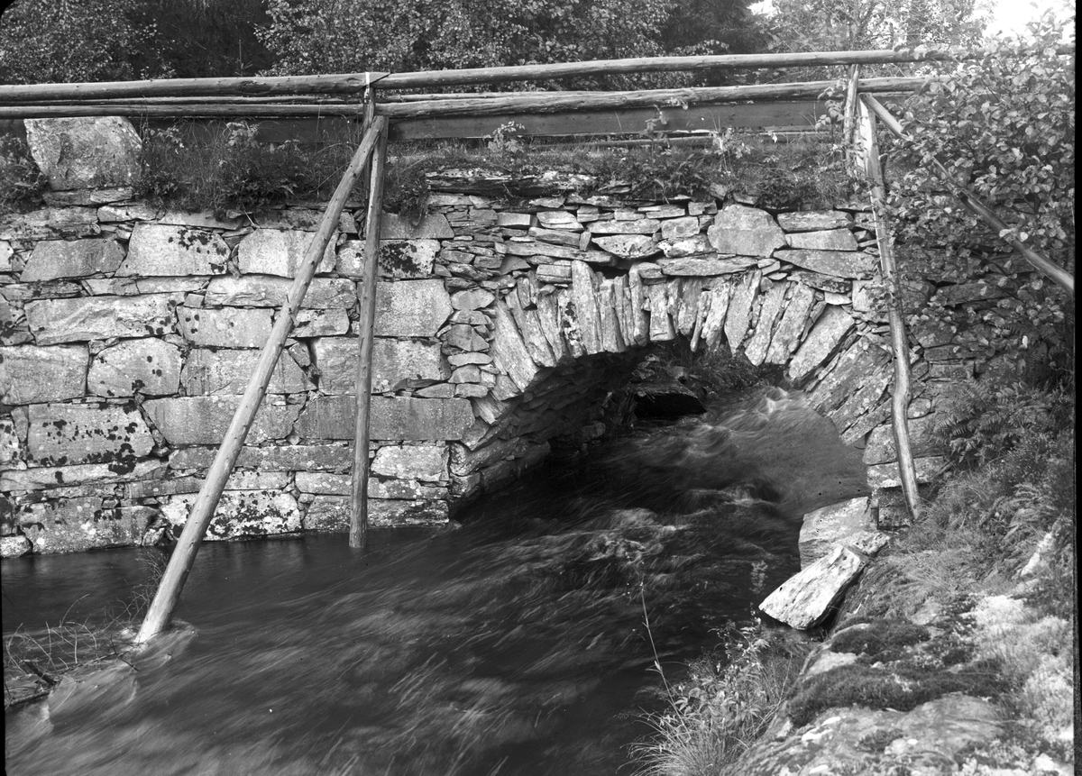 Stenbro (1 valv) - Vänersborgs museum / DigitaltMuseum