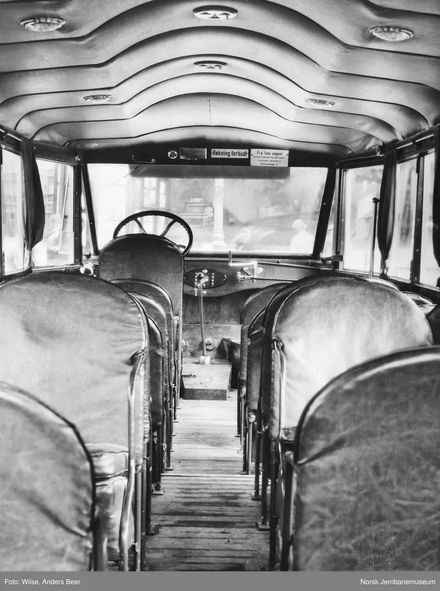 Interiørbilde fra buss til Oslo Sporveier - Norsk Jernbanemuseum ...