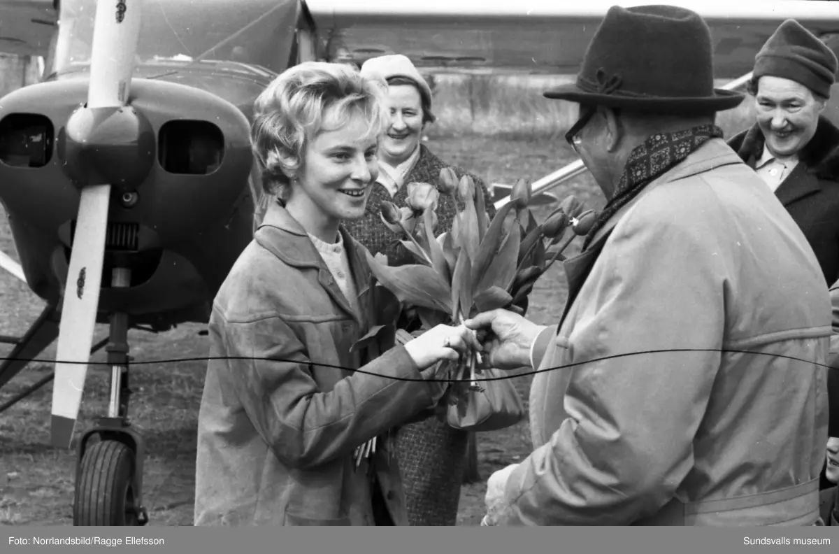 Inger Eriksson, Sveriges yngsta flygarflicka, flög mellan Jönköping och ...