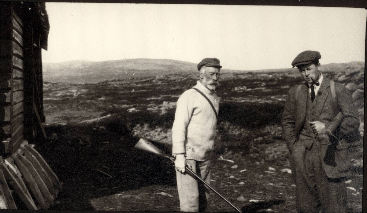 Ferdinand Peder Egeberg tar avskjed med faren Ferdinand Julian Egeberg ...