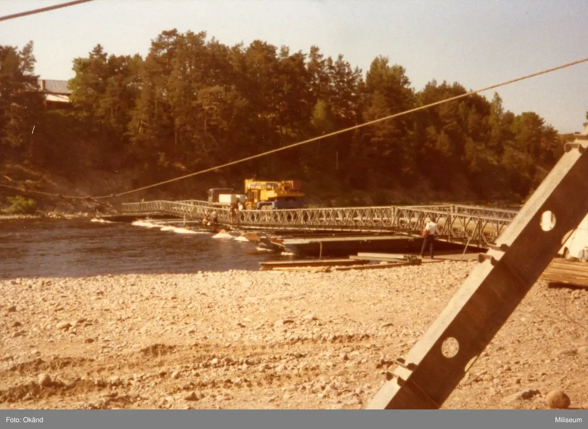 Brytning av balkbro 2 (BB 2) ponton 100 (P100) - Miliseum / DigitaltMuseum