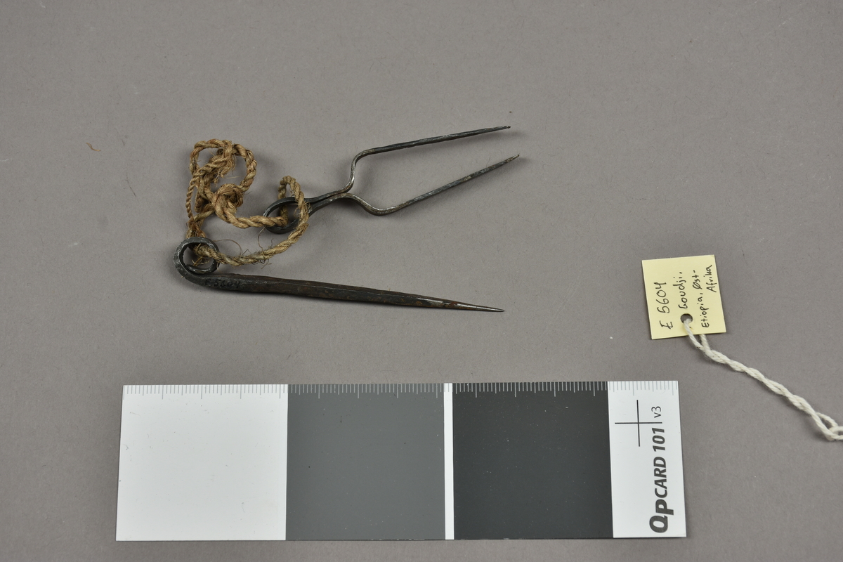 Etnografisk samling gjenstandsfoto - Universitetsmuseet i Bergen ...