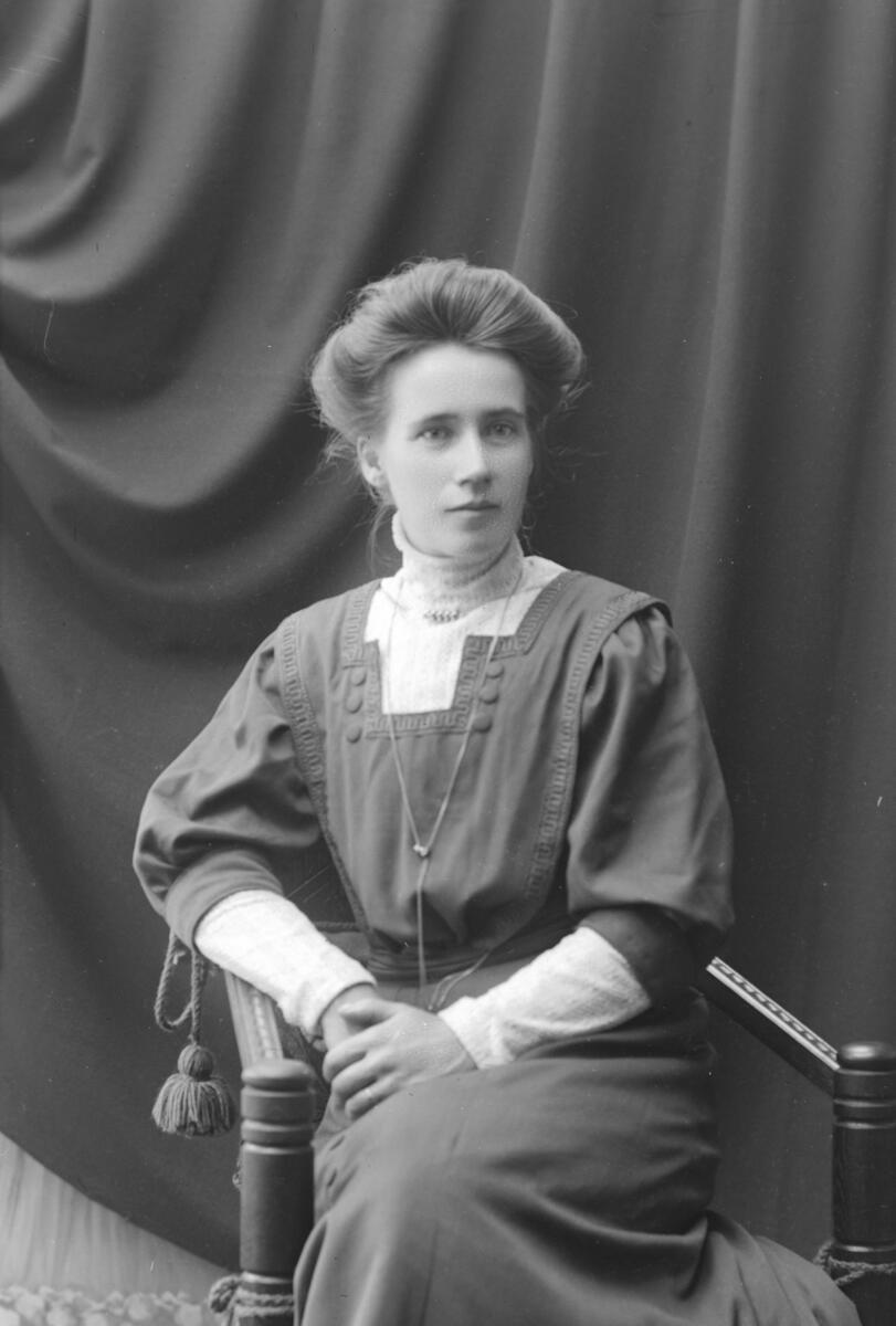 Maria Wallin; Ingår i porträttsamlingen från Knut Wallins ateljé ...