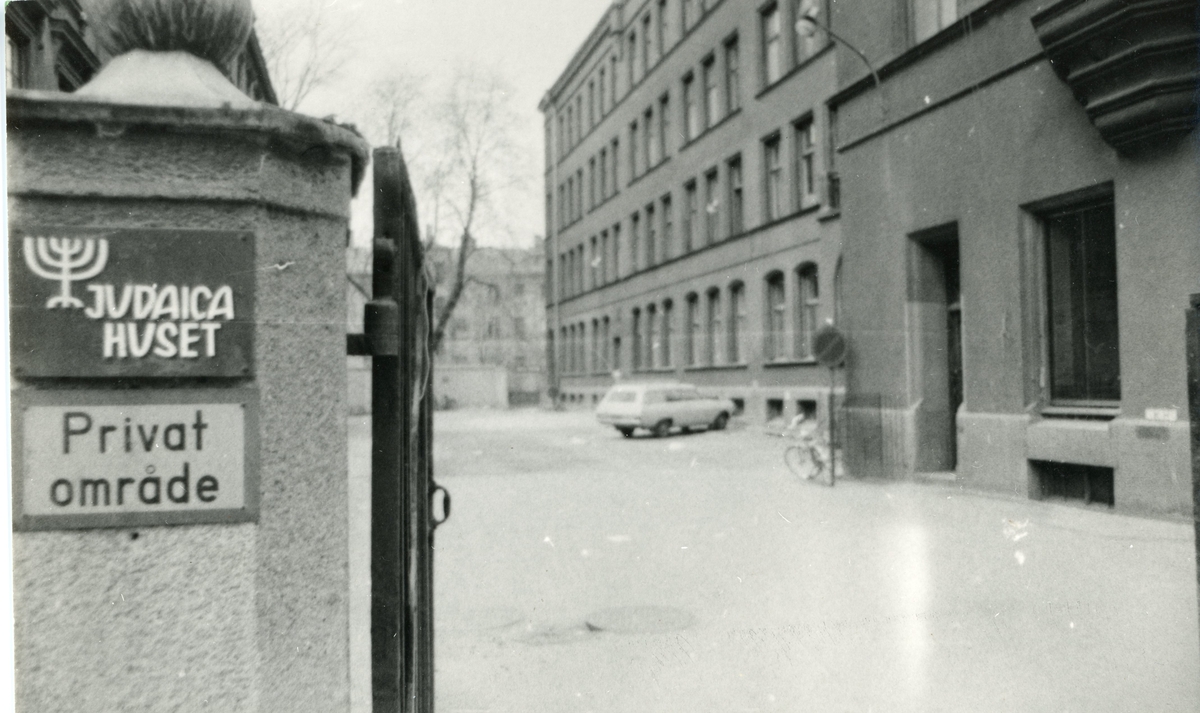 Husfasader från innergård - Judiska museet / DigitaltMuseum