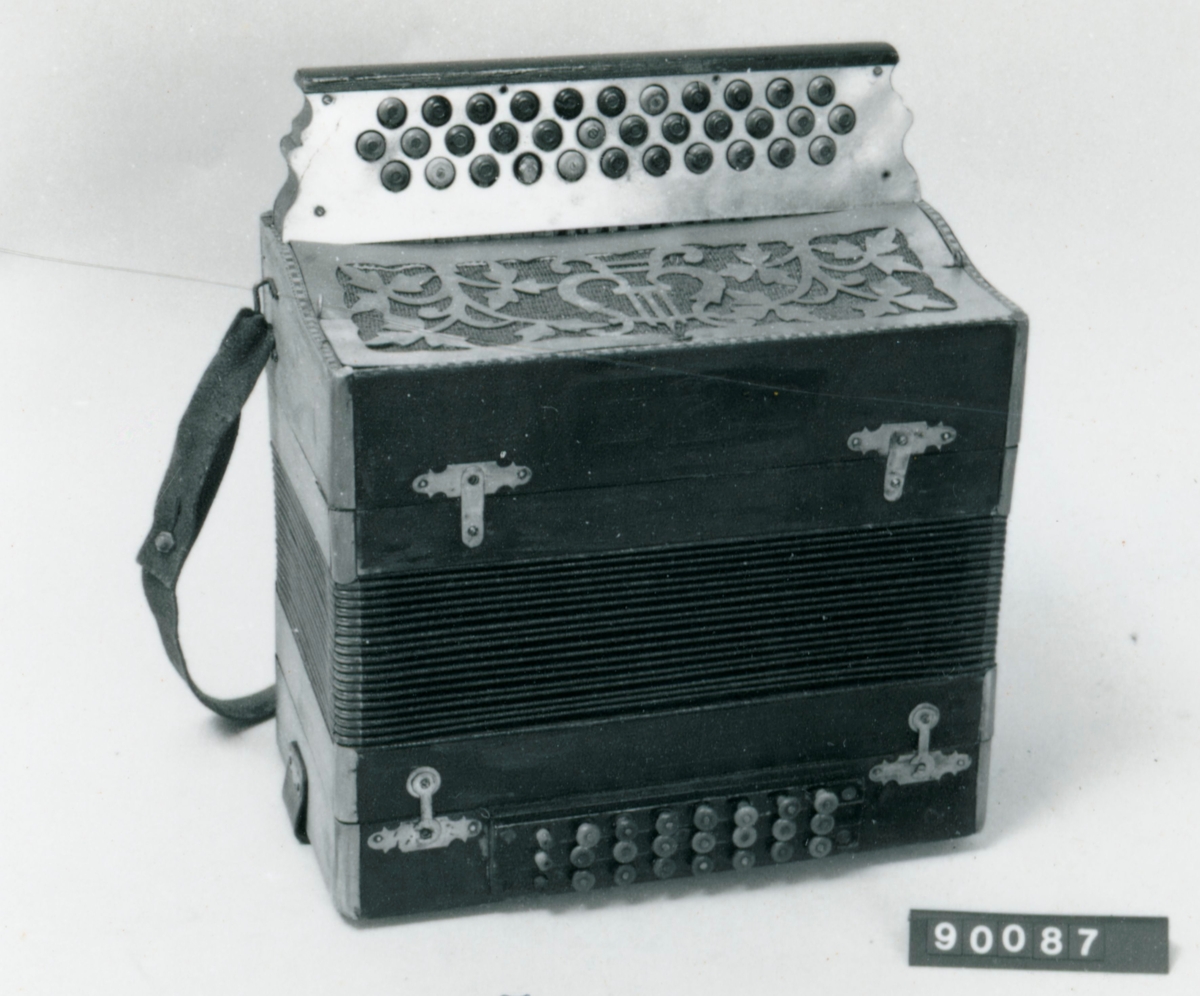 Dragspel - Västergötlands museum / DigitaltMuseum