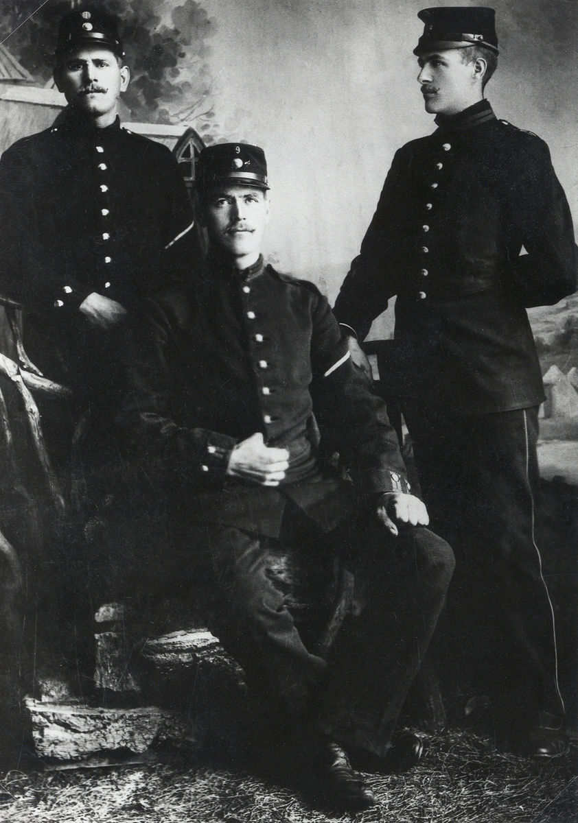 Tre militärer, syskon, födda i Östra Torsås församling: korpral Per ...