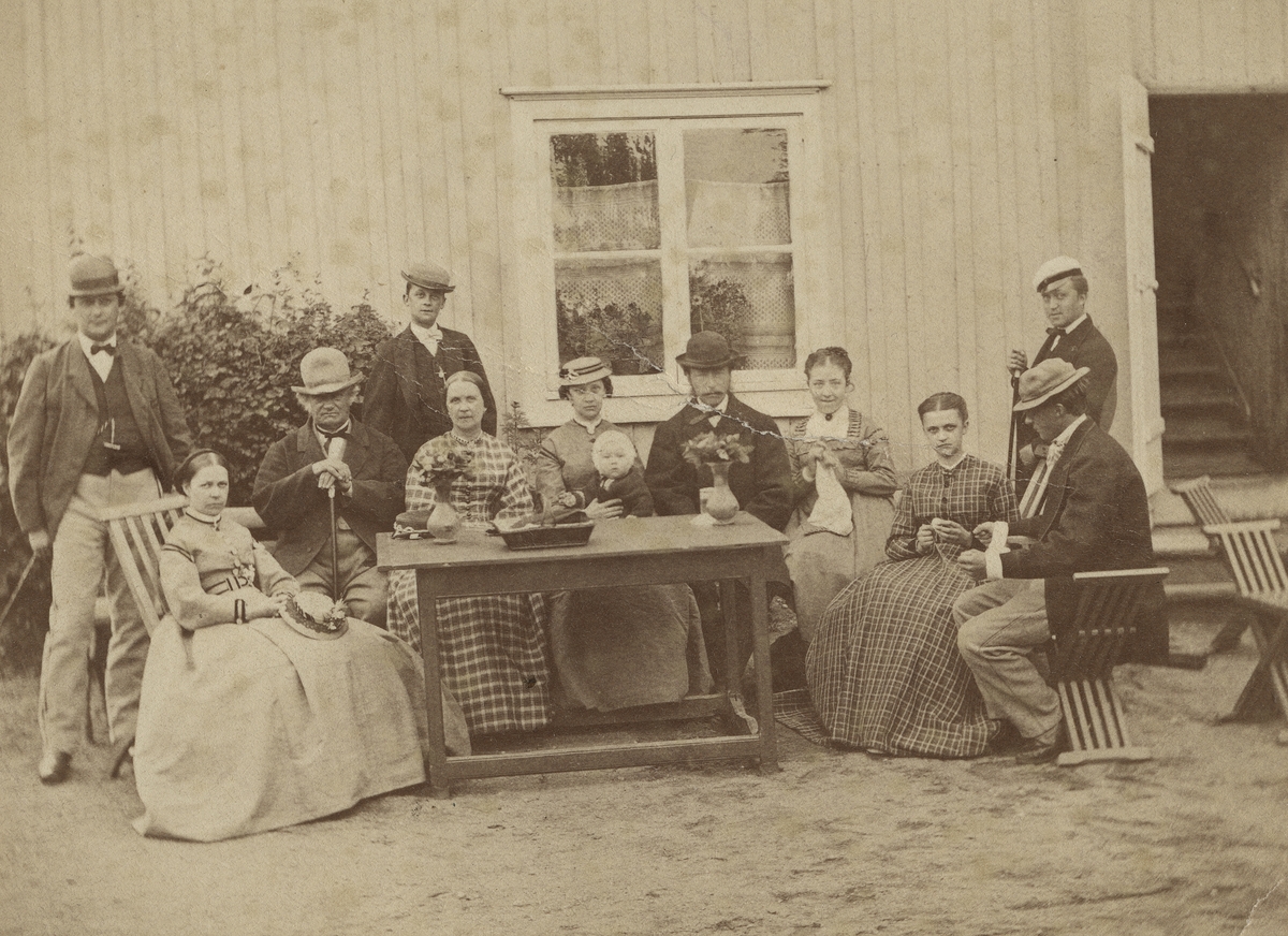 Familjen Flodin 1870 - Västerås Stadsarkiv / DigitaltMuseum