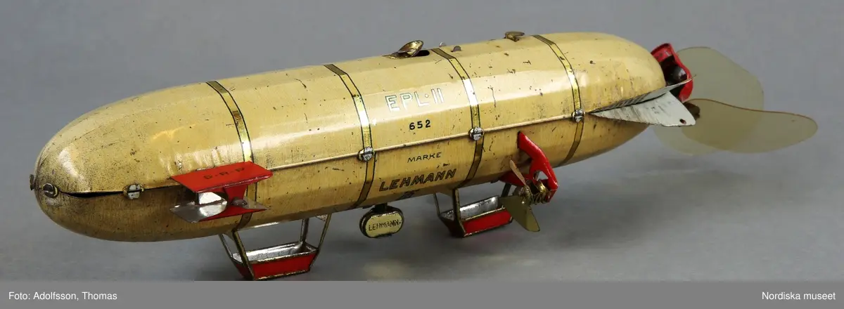 Zeppelinare - Nordiska museet / DigitaltMuseum