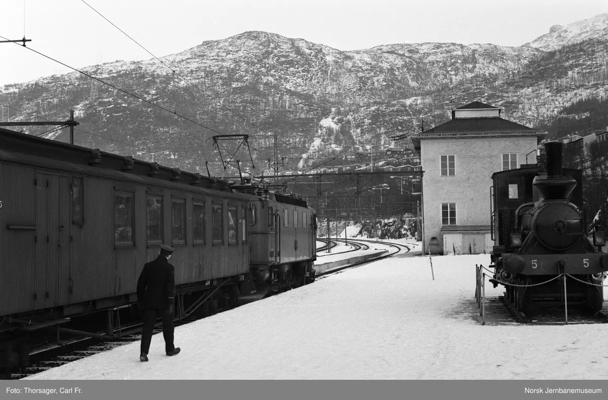 Persontog til Bjørnfjell på Narvik stasjon - Norsk Jernbanemuseum ...