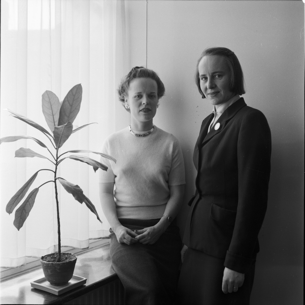 REKLAMBILD FRK EVA RALF OCH FRU THUNBLAD, OMFOTO Å SLÖJDFÖRENINGEN ...