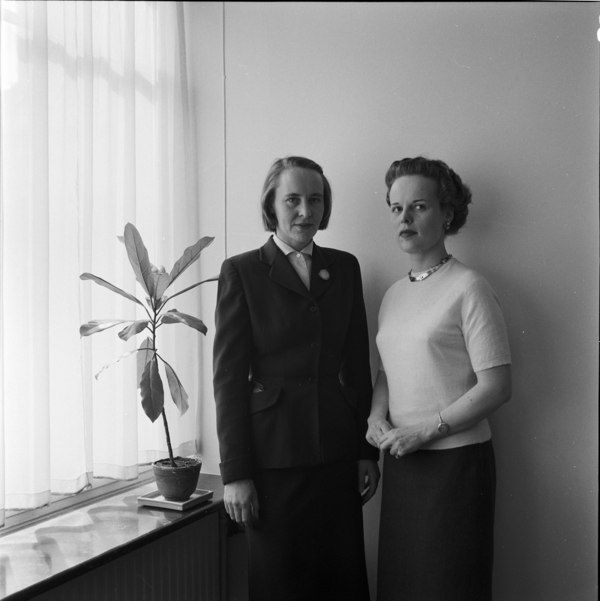 REKLAMBILD FRK EVA RALF OCH FRU THUNBLAD, OMFOTO Å SLÖJDFÖRENINGEN ...