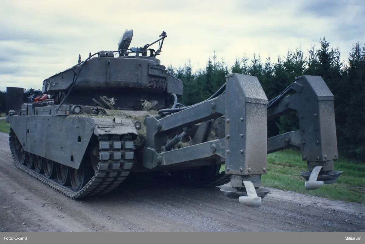 Utprovning av bland annat minvisp. Strv 104 centurion (stridsvagn 104 ...