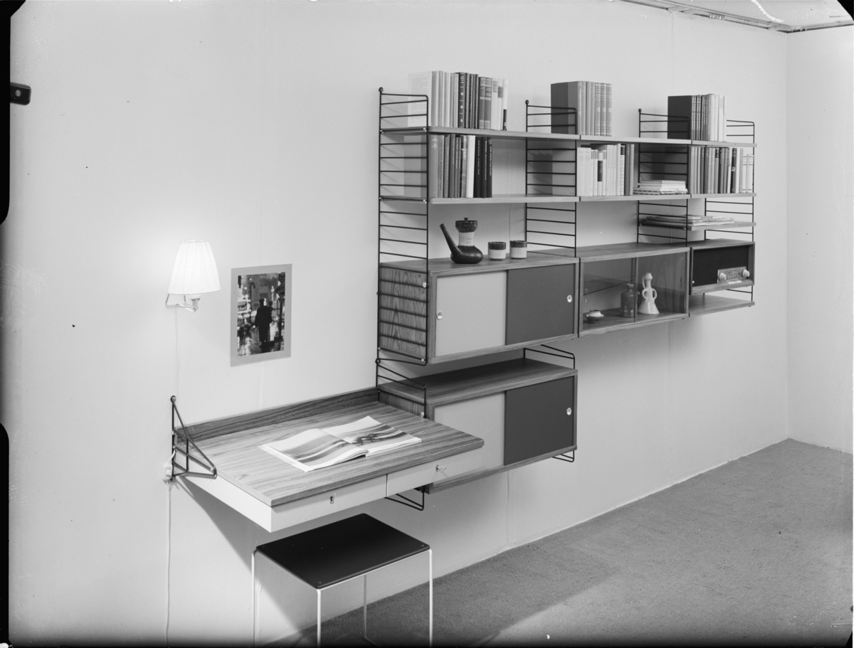 FOTOGRAFERING I VÄLLINGBY. STRINGHYLLA. - ArkDes / DigitaltMuseum