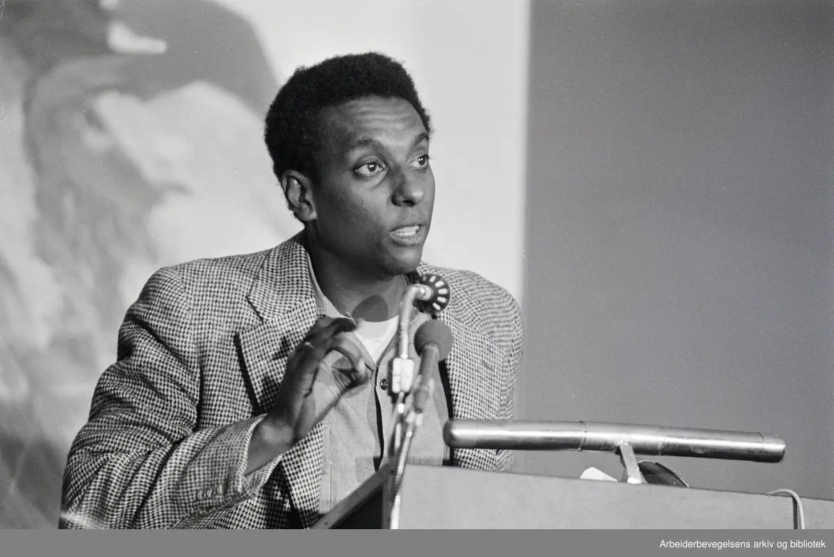 Stokely Carmichael holder foredrag på Blindern om svartes rettigheter ...