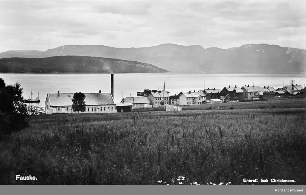 Fauske sentrum sett fra Haugansiden. - Nordlandsmuseet / DigitaltMuseum