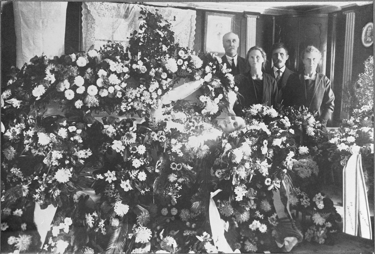 Begravelse - Museet kystens arv / DigitaltMuseum