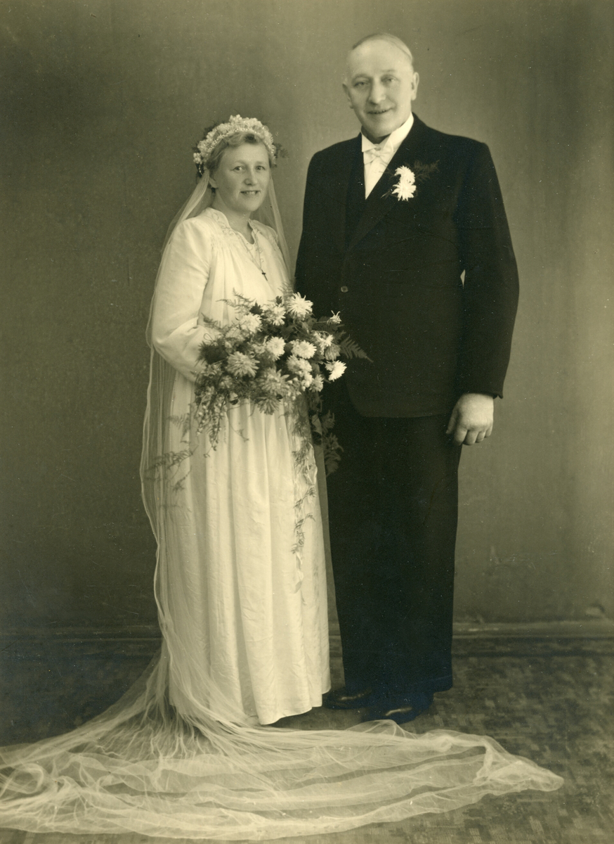 Brudebilde av Kari Vreim Edvardsen og Edgar Edvardsen - Bø Museum ...