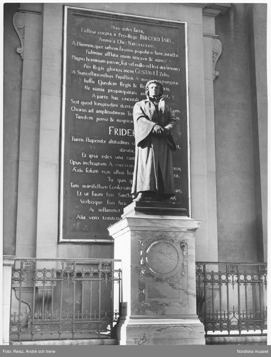 Stockholm. Staty föreställande Olaus Petris utförd av Johan Theodor ...