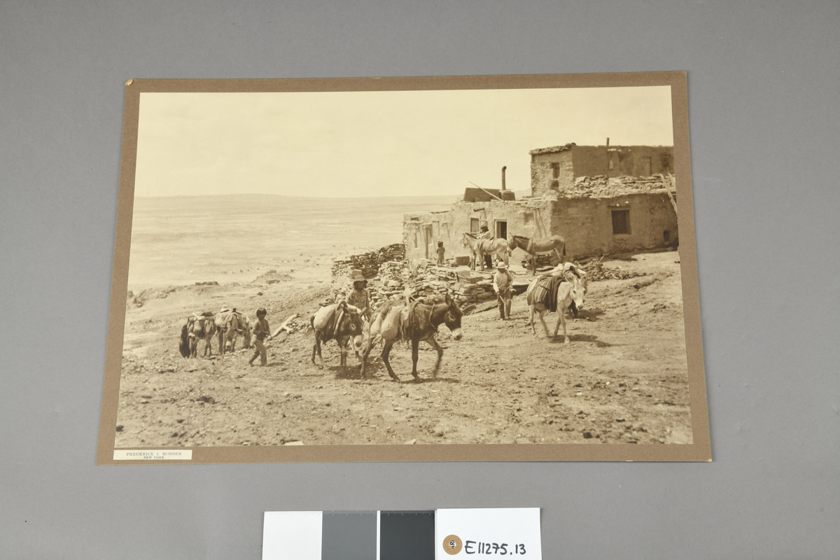 Etnografisk samling gjenstandsfoto - Universitetsmuseet i Bergen ...