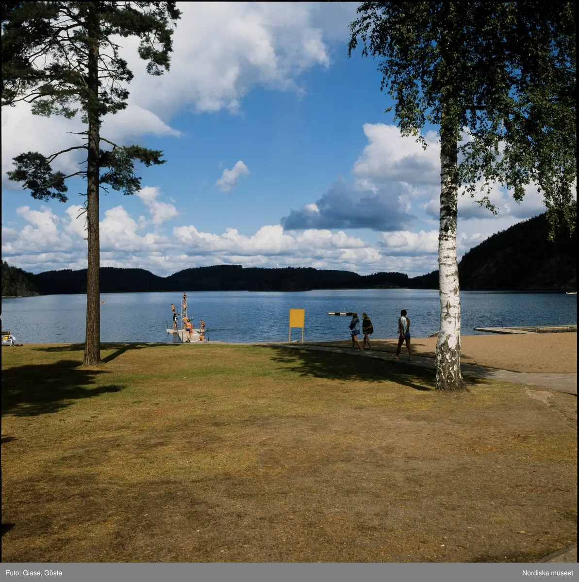 Småland. Hopptorn vid en badplats. - Nordiska museet / DigitaltMuseum