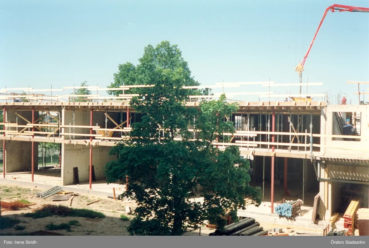 Byggnation av Skäpplandsgården, 1993 - Örebro Stadsarkiv / DigitaltMuseum