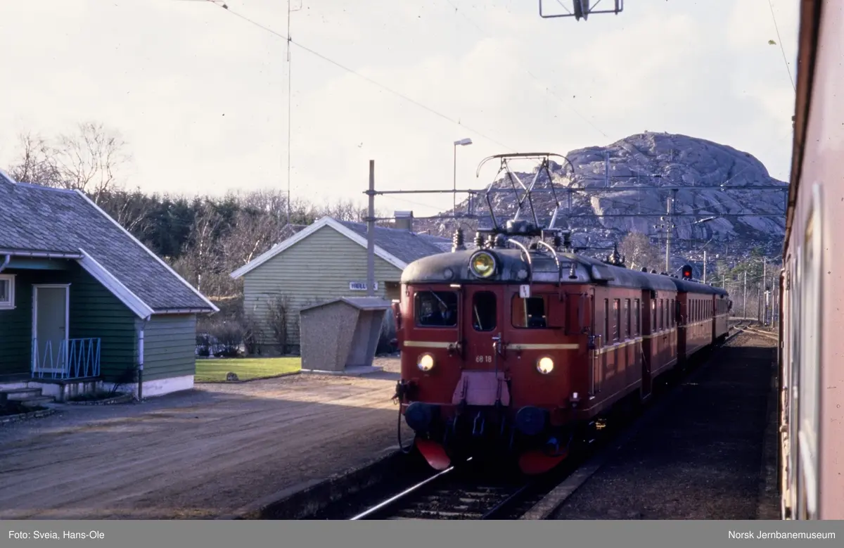 Elektrisk motorvognsett type 68A med motorvogn BM 68 18 fremst med ...