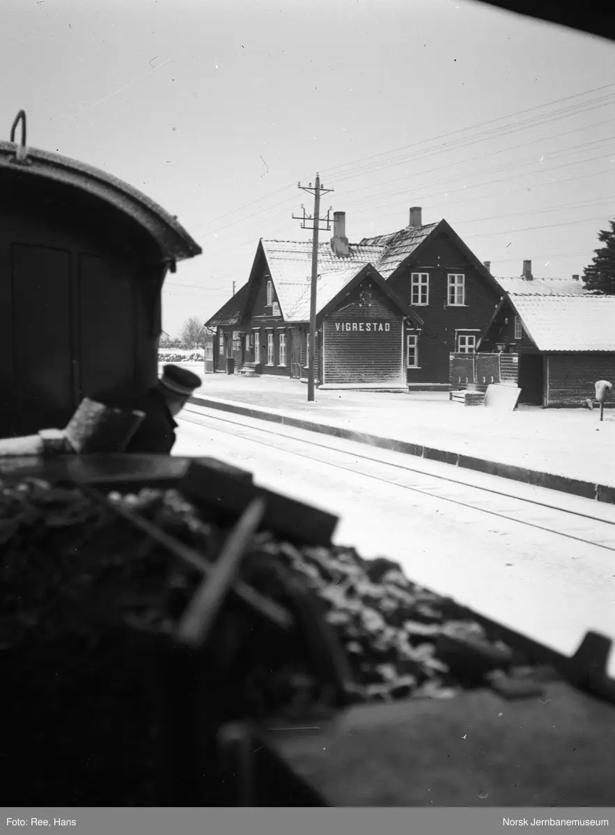 Vigrestad stasjon sett fra lokomotivet - Norsk Jernbanemuseum ...
