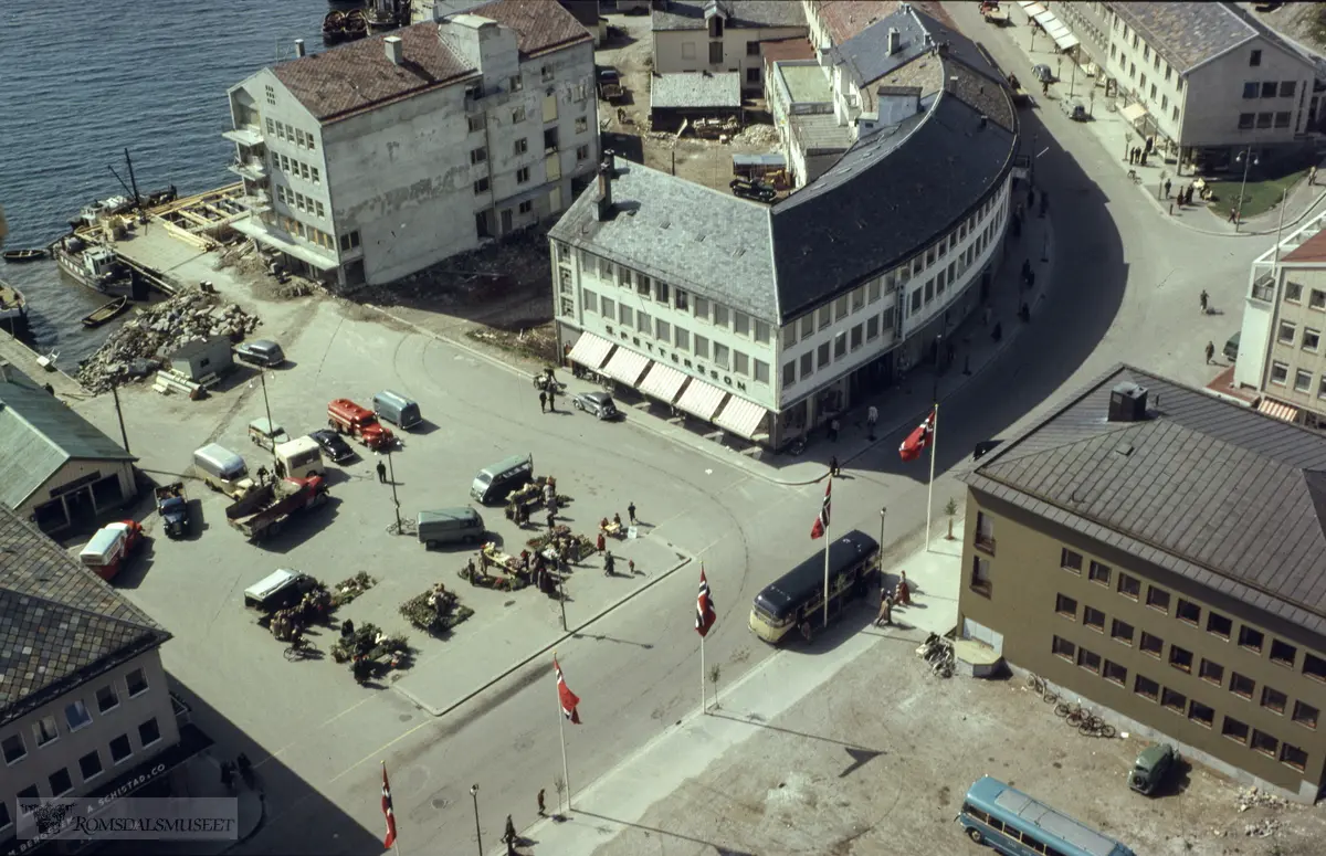 Molde by sett fra kirketårnet. - Romsdalsmuseet / DigitaltMuseum