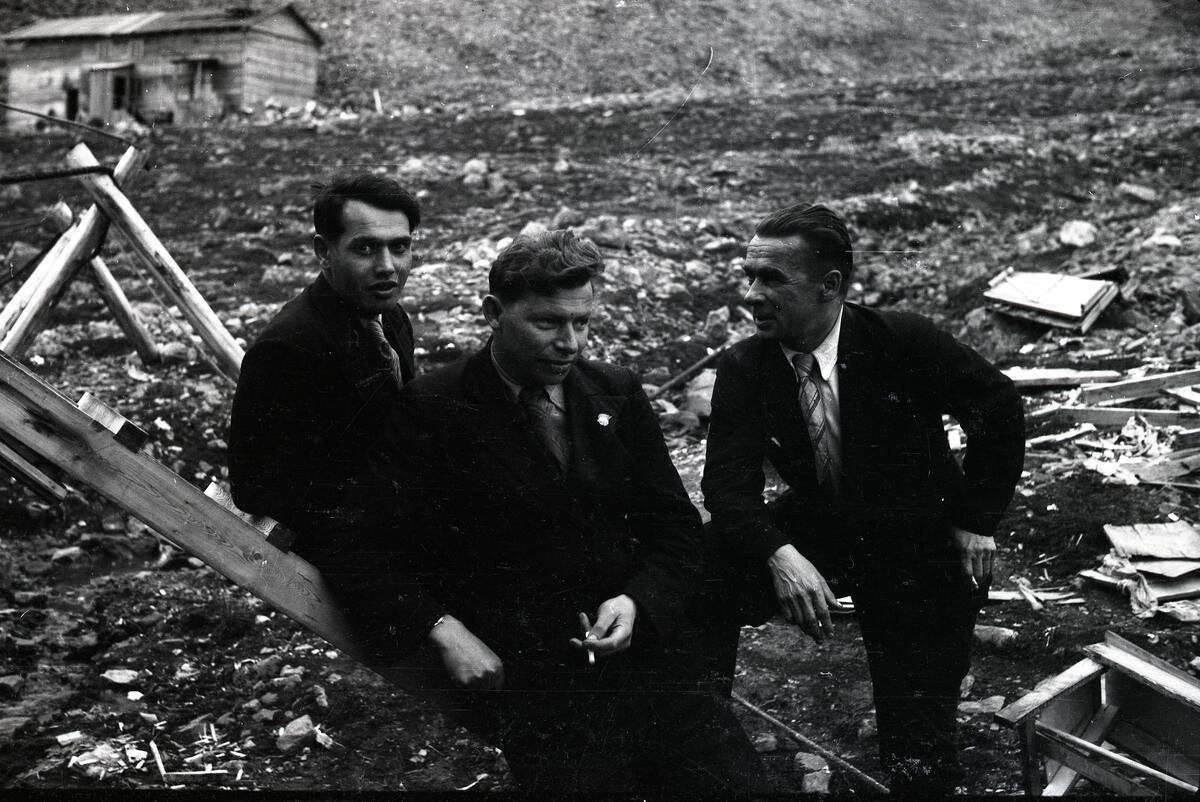 Bilde etter Abram I Gilbo, som var i Pyramiden i 1946-1948(oppbygging ...