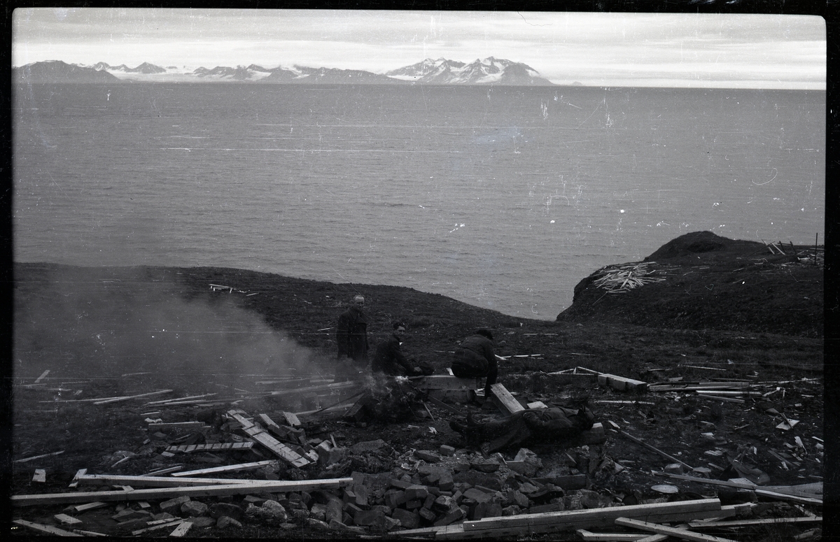 Bilde etter Abram I Gilbo, som var i Pyramiden i 1946-1948(oppbygging ...
