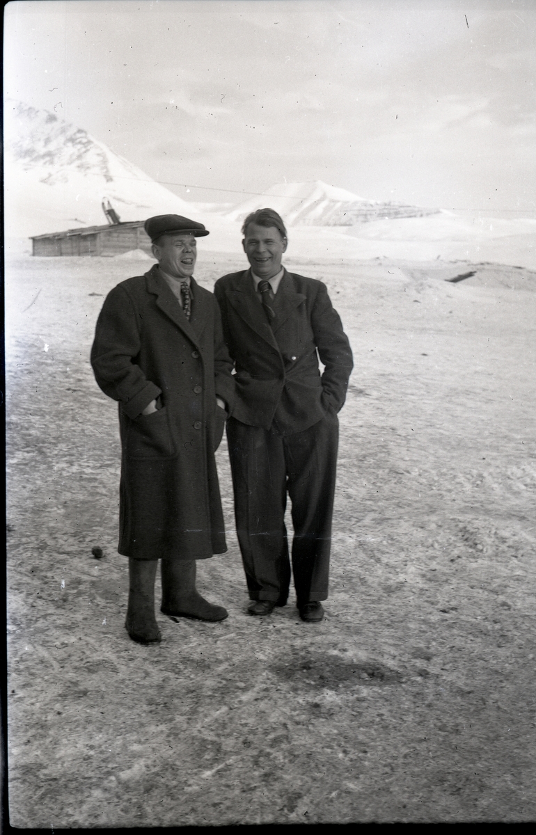 Bilde etter Abram I Gilbo, som var i Pyramiden i 1946-1948(oppbygging ...