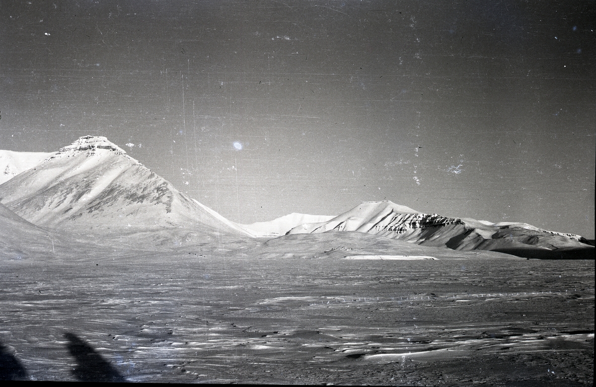 Bilde etter Abram I Gilbo, som var i Pyramiden i 1946-1948(oppbygging ...