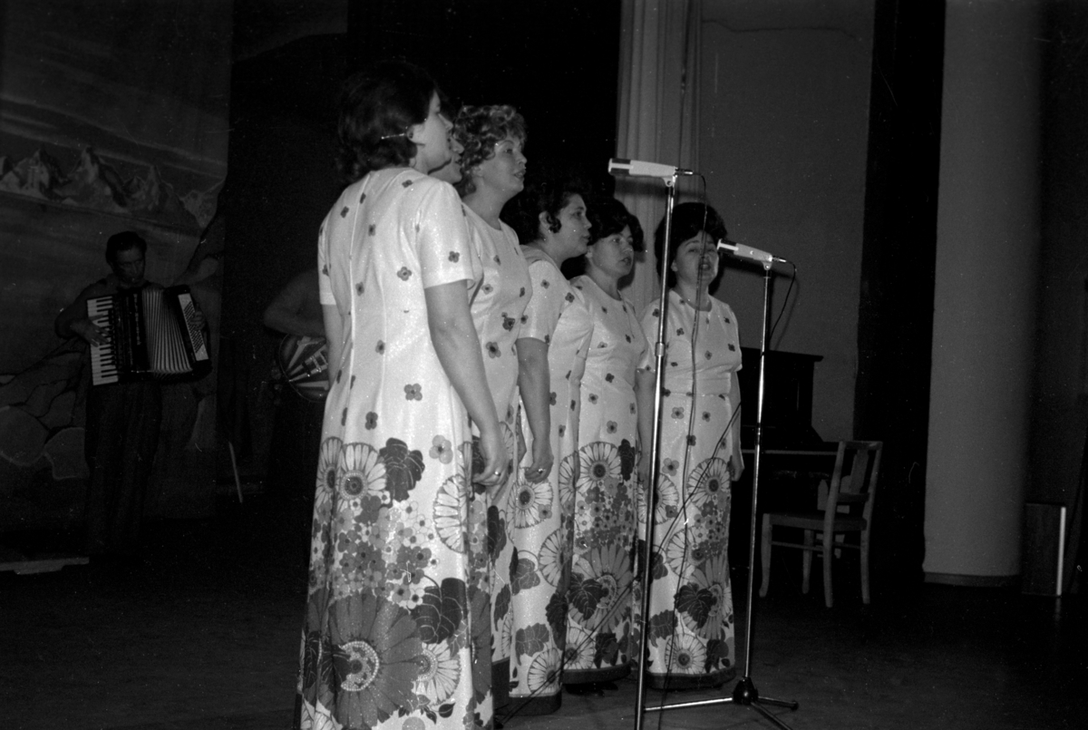 Forestilling på Huset. - Svalbard museum / DigitaltMuseum