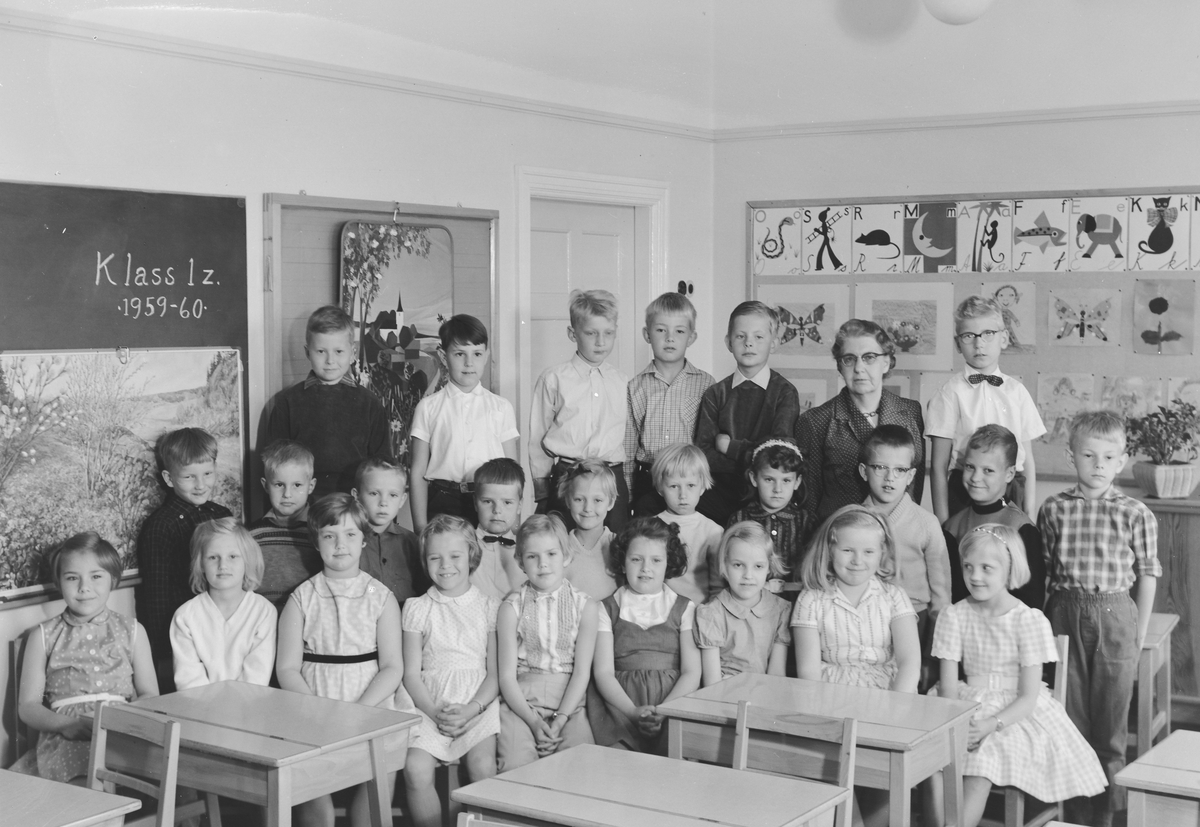 Engelbrektsskolan, klassrumsinteriör, skolbarn med lärarinna fröken ...