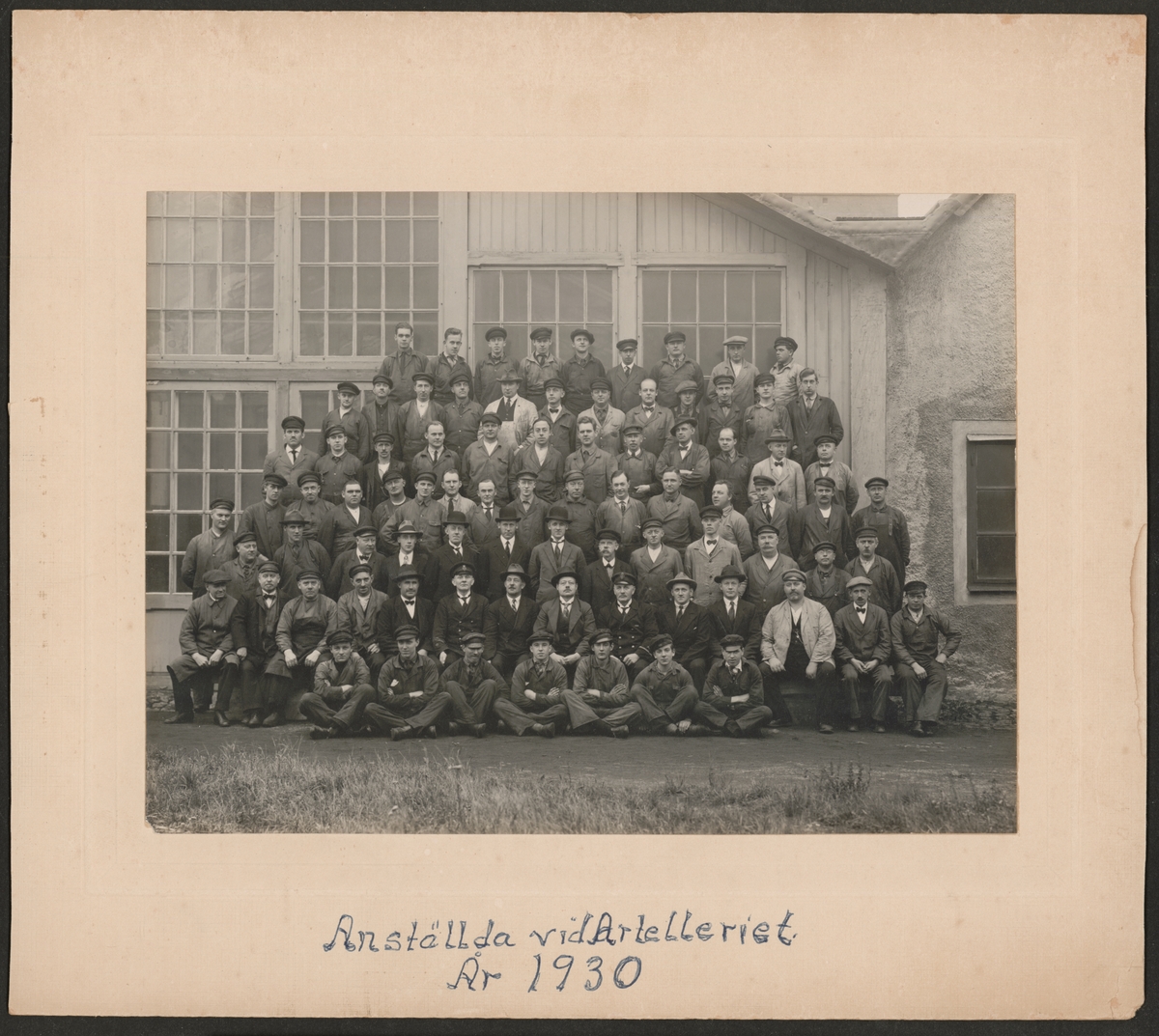 Anställda vid Artelleriet År 1930 - Marinmuseum / DigitaltMuseum