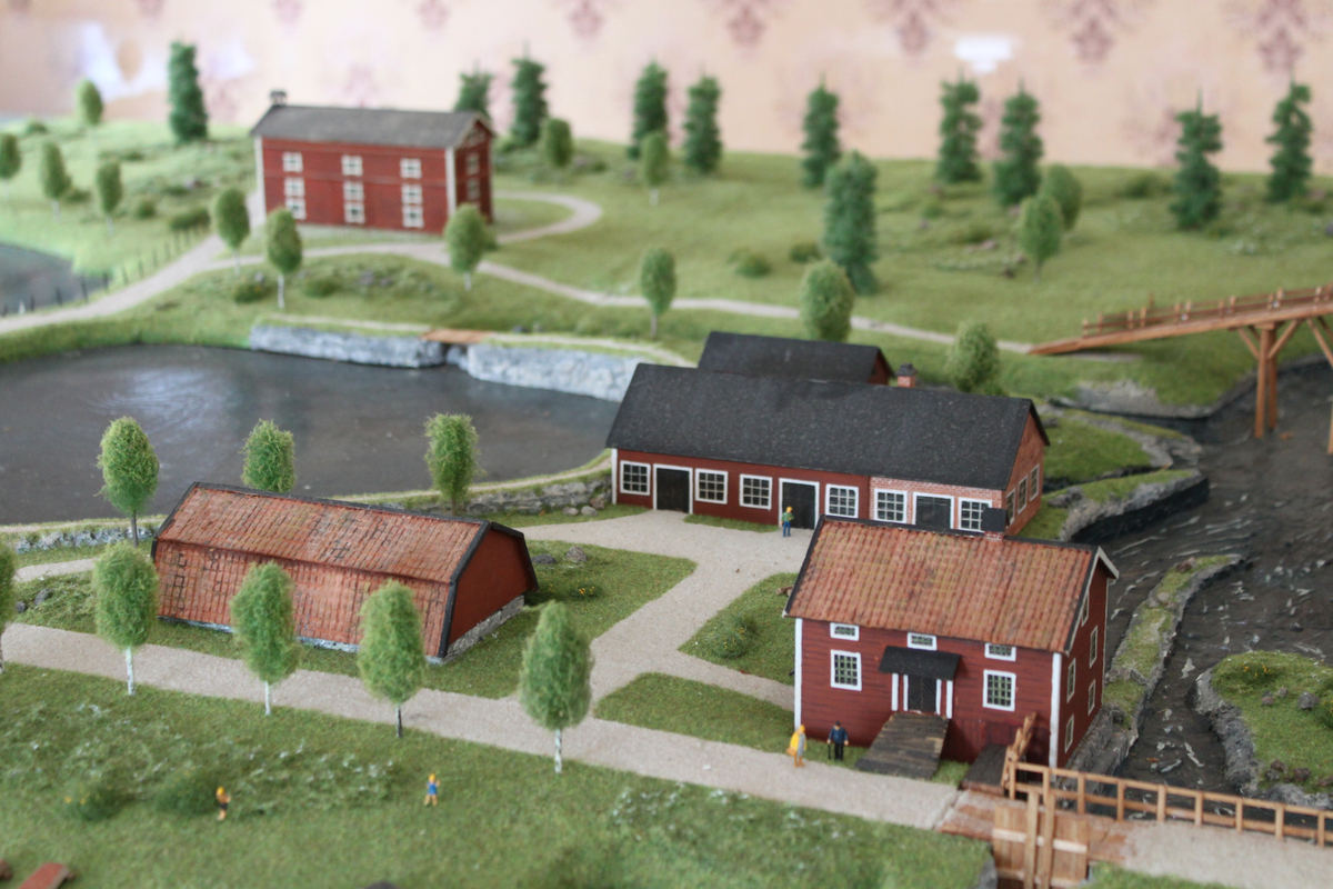 Oslättfors bruk. Modell över Oslättfors bruk som avbildar bruket som det såg ut kring år 1900 ...