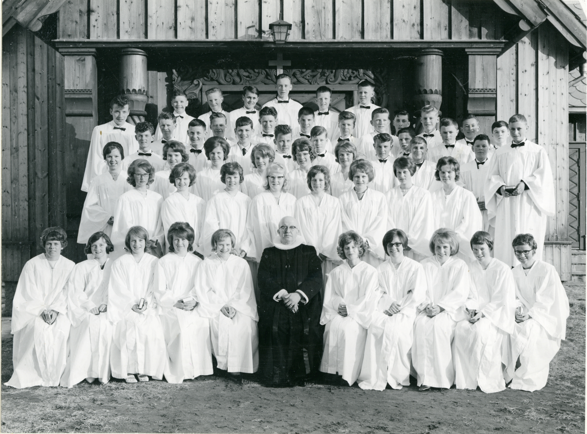 Konfirmasjon i Nes 1964. - Hallingdal museum fotosamling / DigitaltMuseum