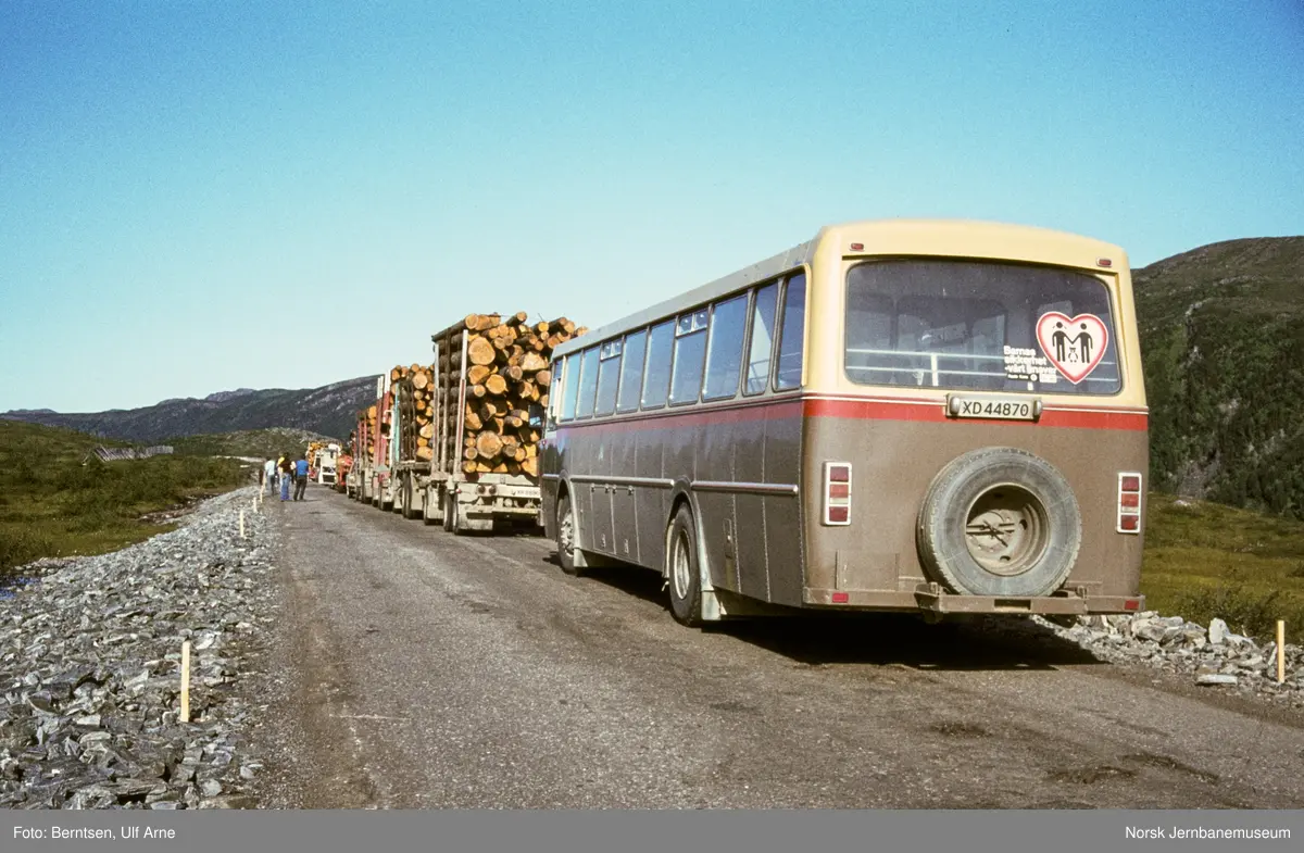 Volvo rutebil med kjennemerke XD 44870 tilhørende Fylkesbilene i Nord ...