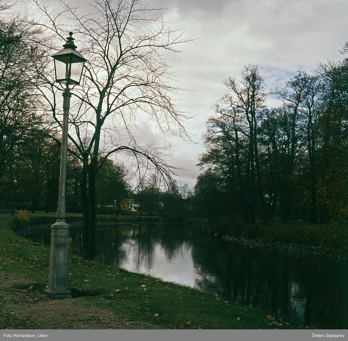 Svartån vid Stora Holmen, 1960-tal - Örebro Stadsarkiv / DigitaltMuseum