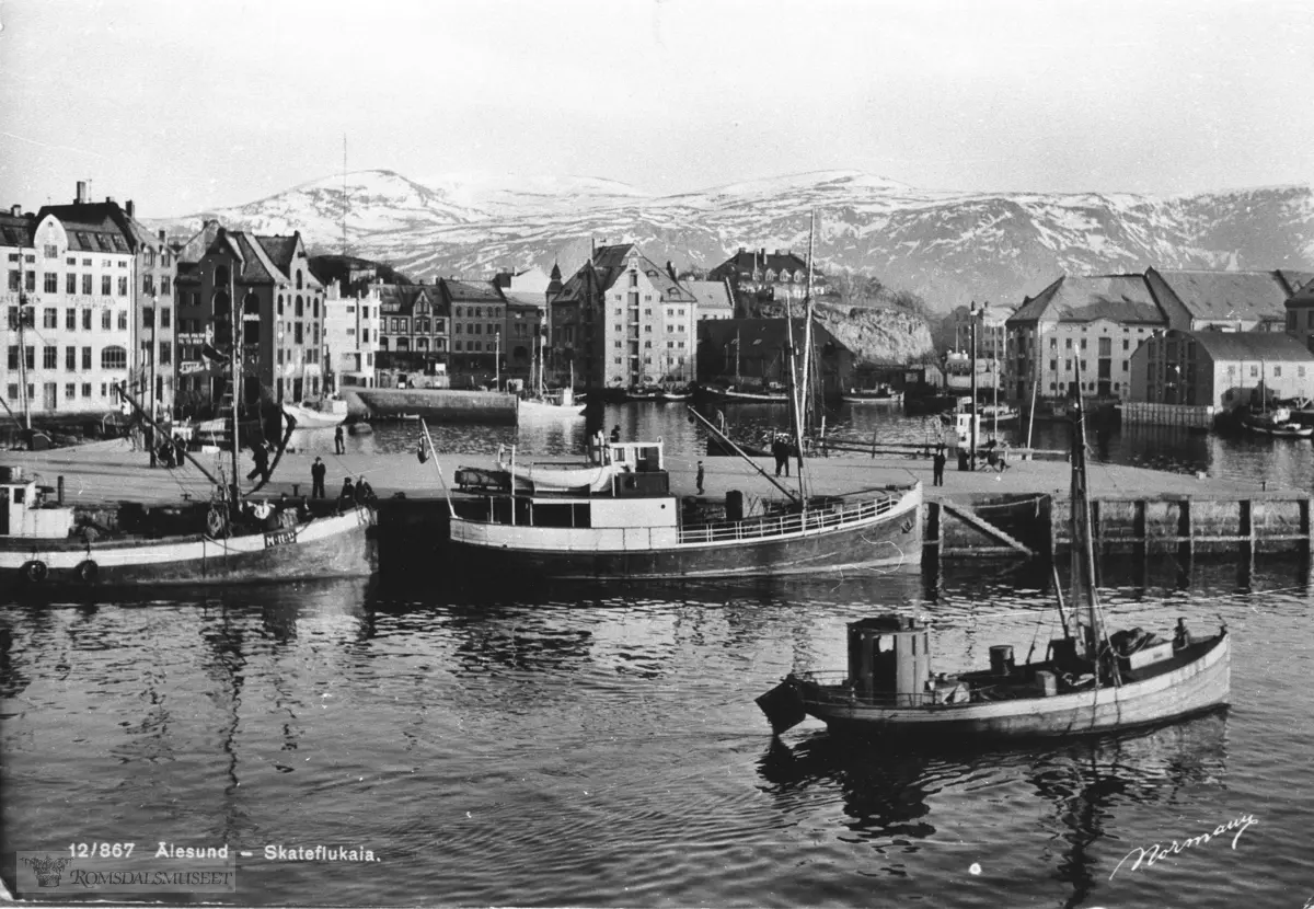 M/B Legona - Romsdalsmuseet / DigitaltMuseum