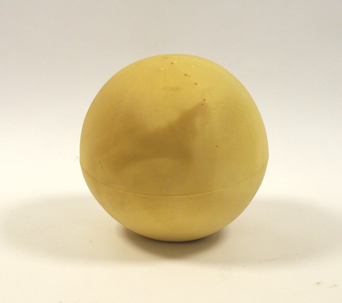 Skumplastpute - Møbelmuseet / DigitaltMuseum