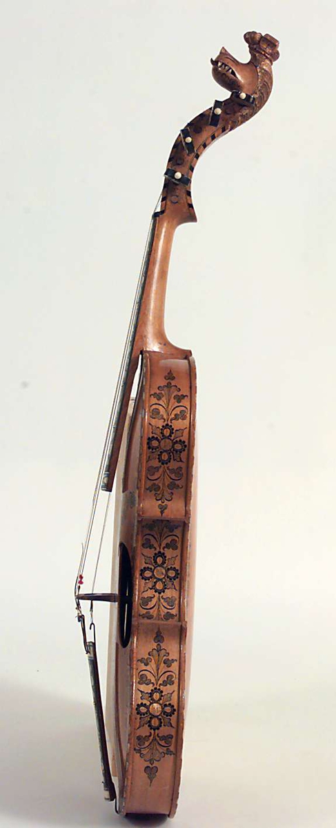 Hardingfele - Norsk Folkemuseum / DigitaltMuseum