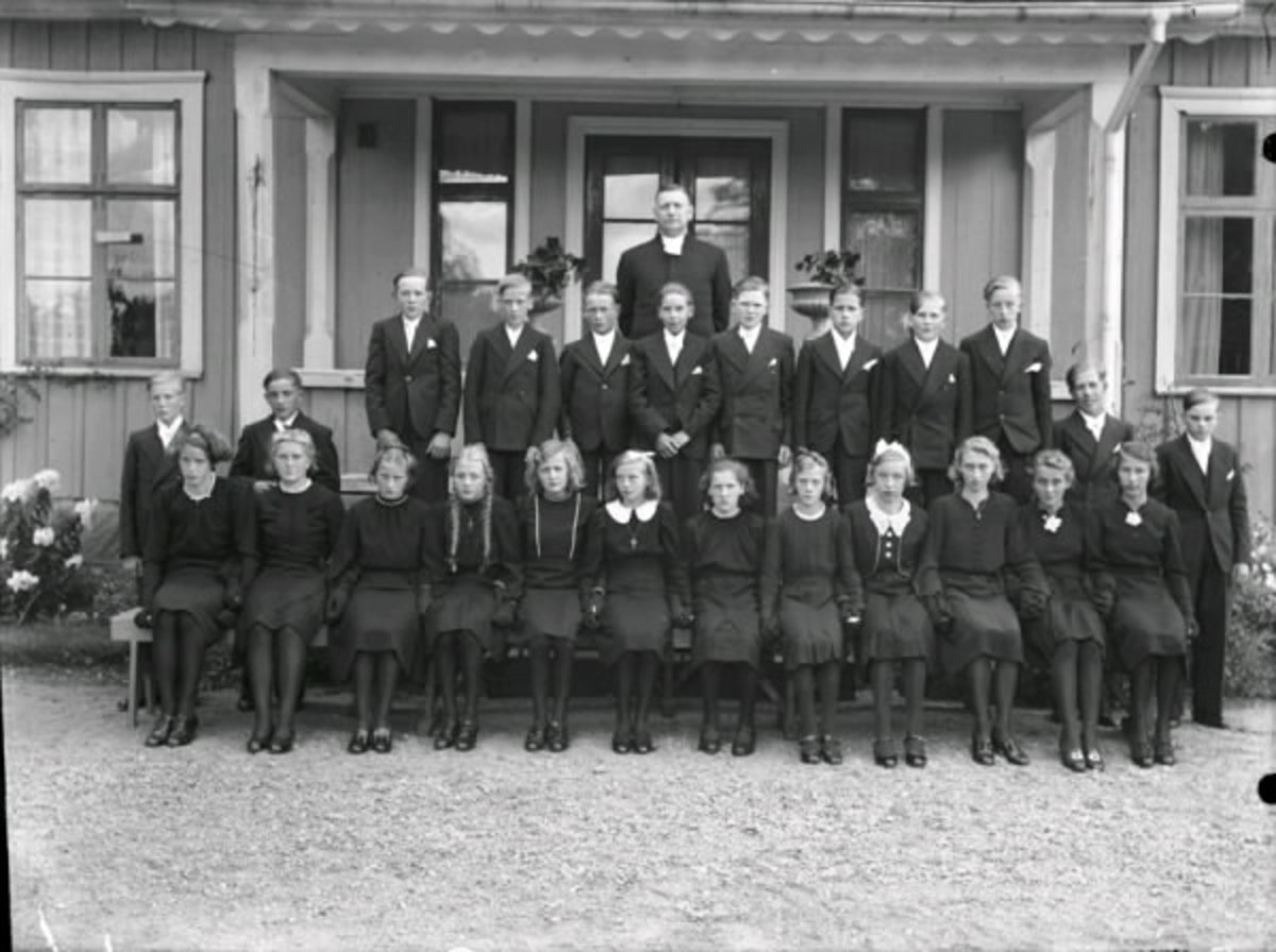 Konfirmation 1940. Sixten Andersson, Knut Johansson, Anita Svensson ...