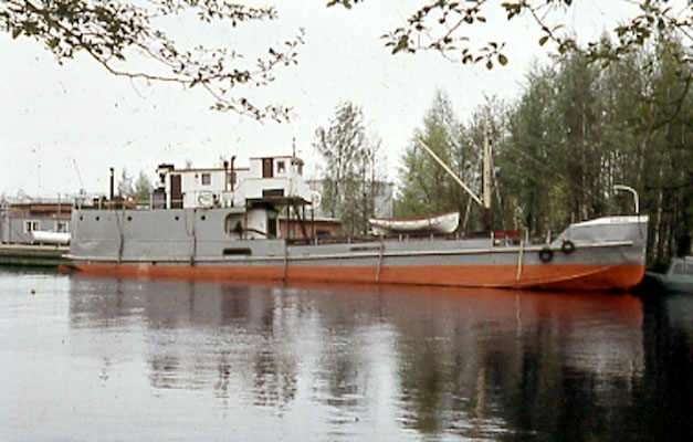 Lastfartyg? i Oljehamnen. - Örebro läns museum / DigitaltMuseum