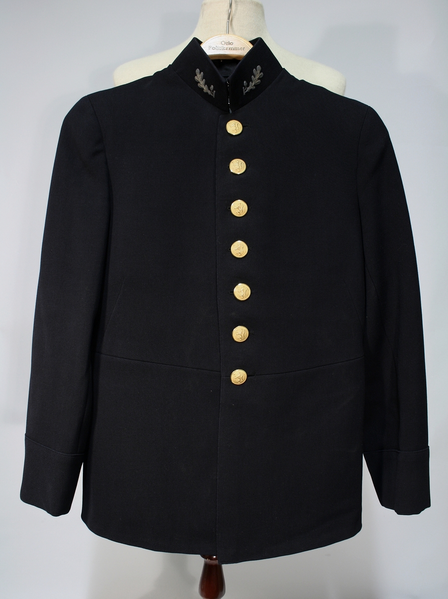 Politiuniform M/1935 - Justismuseet / DigitaltMuseum