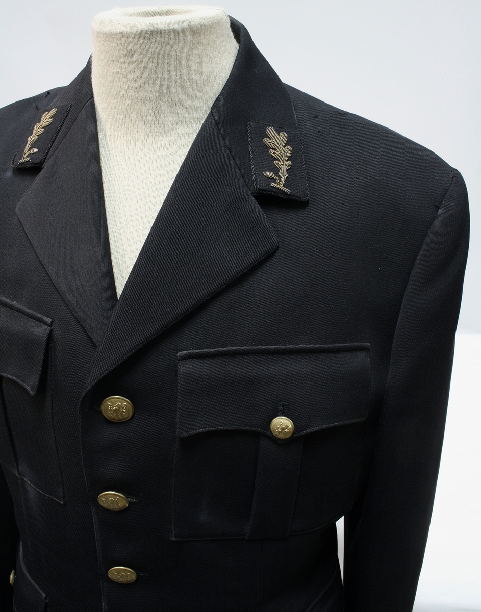 Politiuniform M/1963 - Justismuseet / DigitaltMuseum