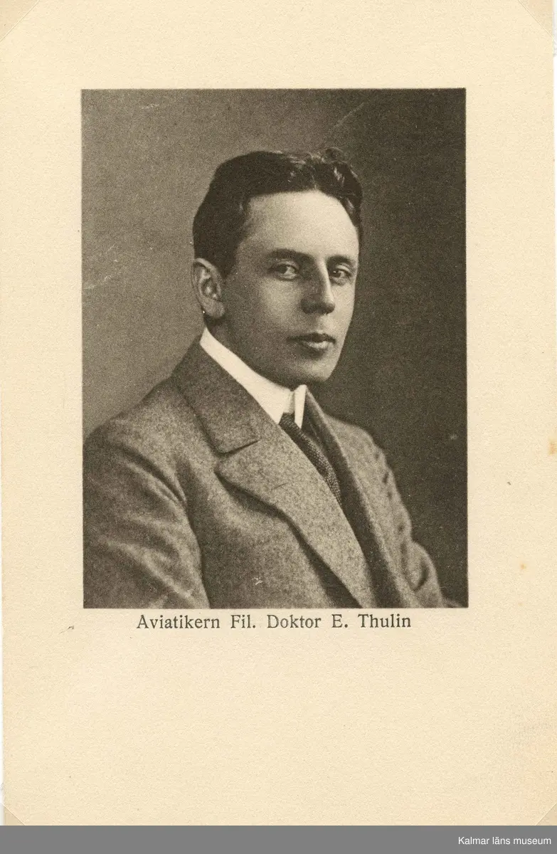 Porträtt av Enoch Thulin, luftpost överförd via flygplan af D:r Thulin ...